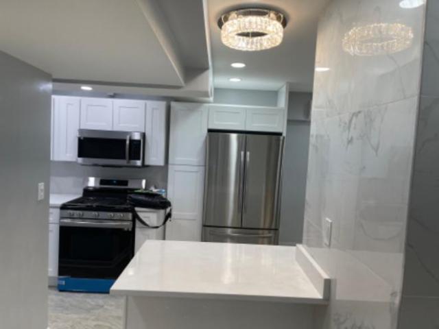2 Br, 1 bath, Condo 1301 N Harrison St