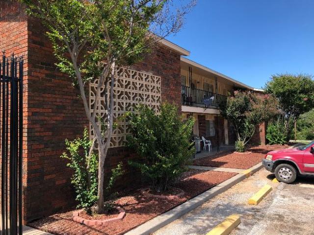 2 Br, 1 bath, Condo 1301 NE Ric Williamson Memorial Hwy