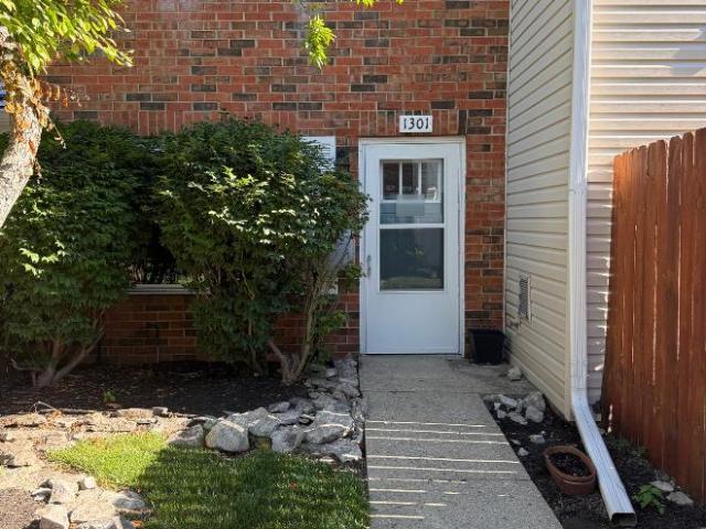 2 Br, 1 bath, Condo 1301 Lowland Ct