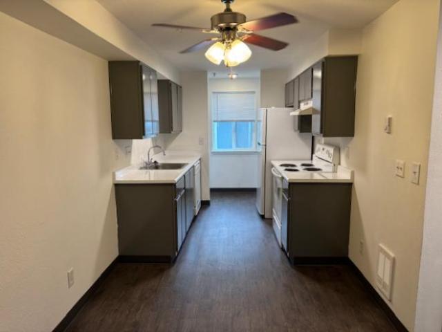 2 Br, 1 bath, Condo 13030 SE Rusk Road