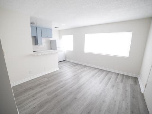 2 Br, 1 bath, Condo 1315 Ocean Park Blvd