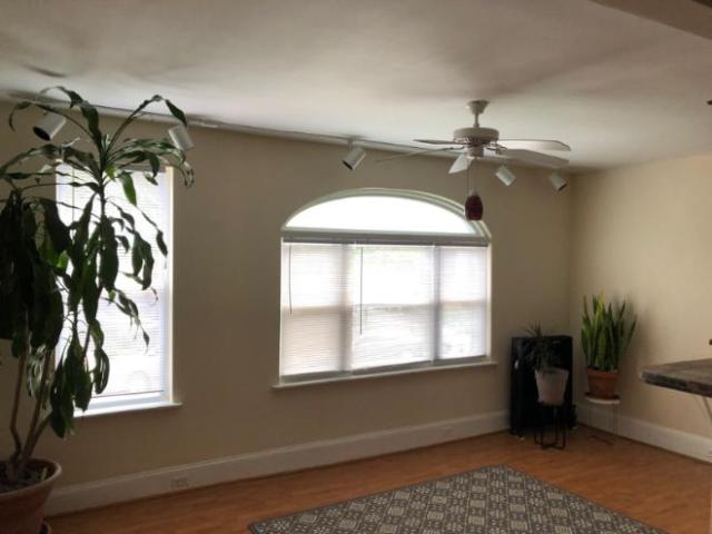 2 Br, 1 bath, Condo 1315 Park Rd Nw