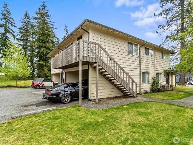 2 Br, 1 bath, Condo 1315 Wildwood St