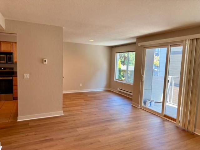 2 Br, 1 bath, Condo 1311 12th Ave S