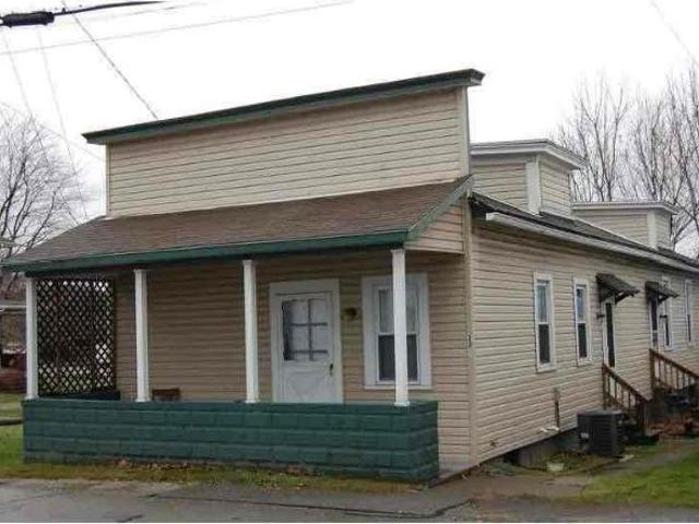 2 Br, 1 bath, Condo 131 East Pennsylvania Ave