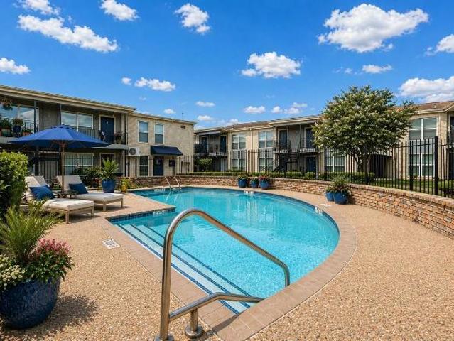 2 Br, 1 bath, Condo 1325 Cedar Post Ln