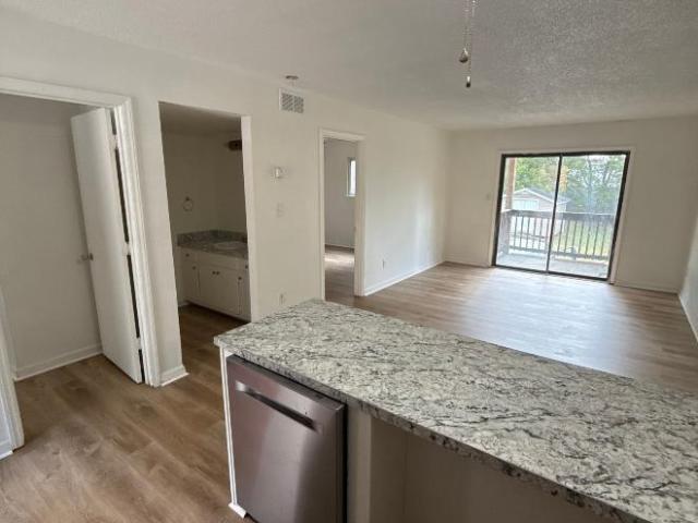 2 Br, 1 bath, Condo 1326 N Frye Ave