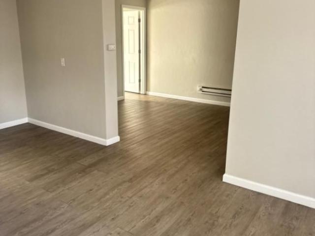 2 Br, 1 bath, Condo 1328 Juniper Dr