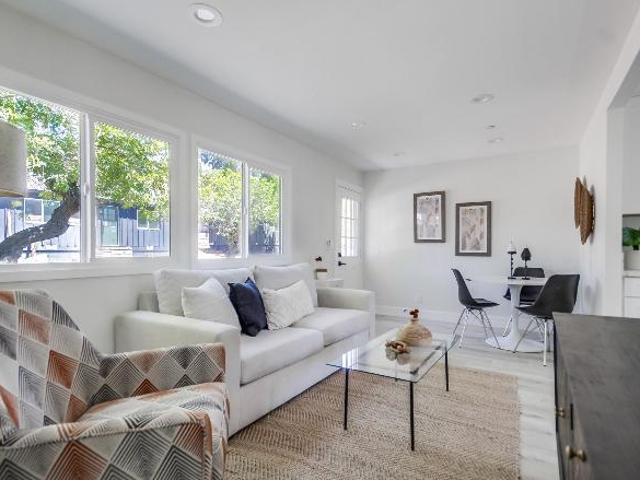2 Br, 1 bath, Condo 1329 Marshall Rd