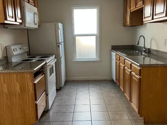 2 Br, 1 bath, Condo 1321 Claus Road