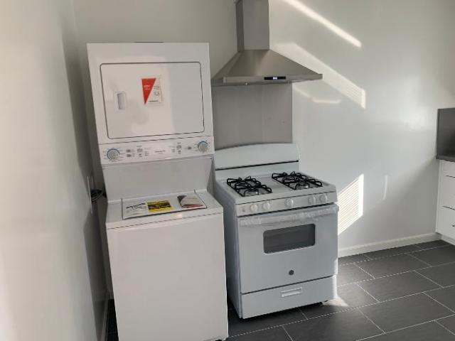 2 Br, 1 bath, Condo 1323 Ashby Ave