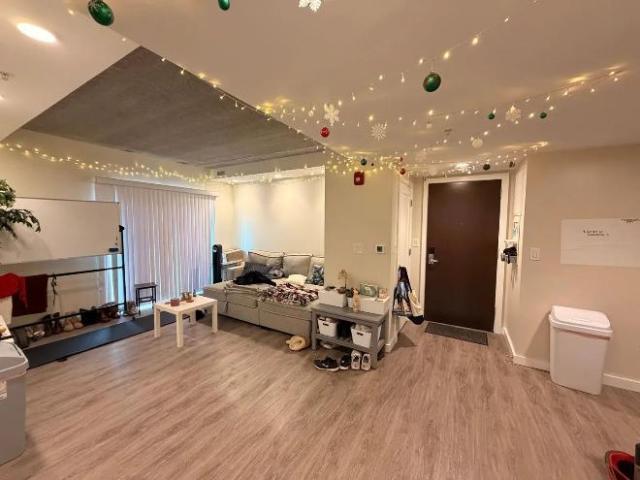 2 Br, 1 bath, Condo 1323 West Morse Avenue