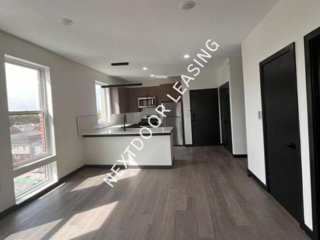 2 Br, 1 bath, Condo 132 Mallory Ave