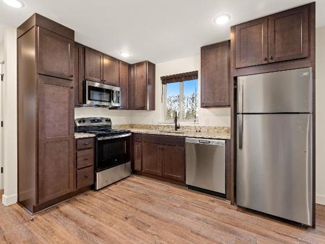 2 Br, 1 bath, Condo 1335 SE Jetty Ave