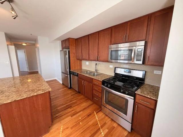 2 Br, 1 bath, Condo 1337 West Fargo Avenue