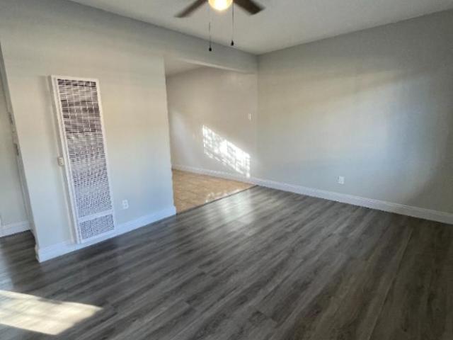 2 Br, 1 bath, Condo 1338 W 57th St