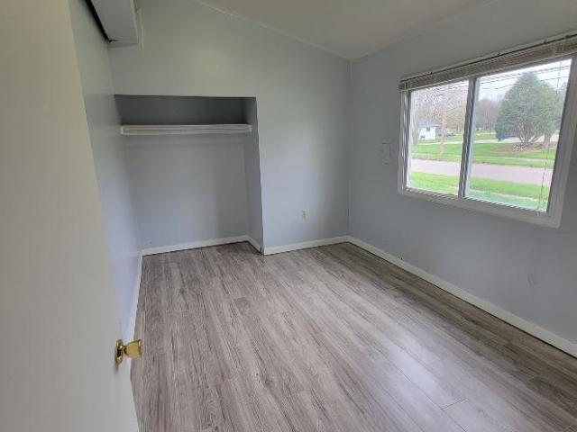2 Br, 1 bath, Condo 1331 1333 Thurston St