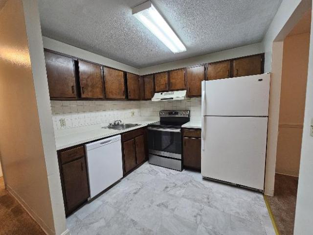 2 Br, 1 bath, Condo 133 English Village Rd