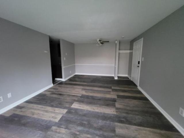 2 Br, 1 bath, Condo 13420 Euclid Ave