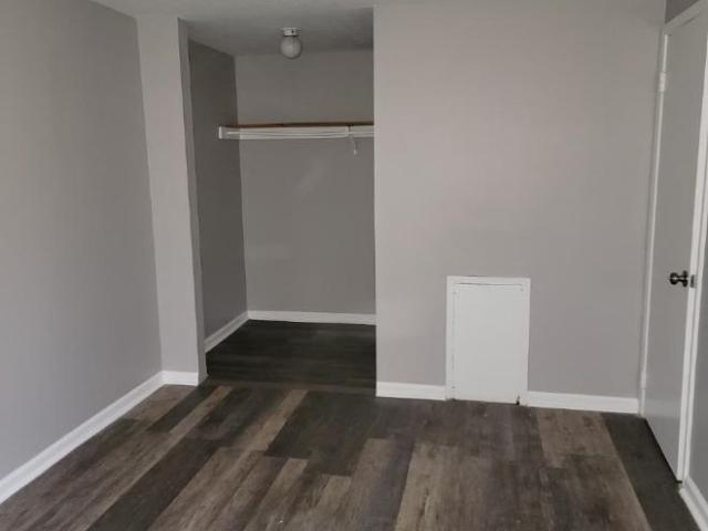 2 Br, 1 bath, Condo 13420 Euclid Ave