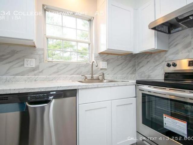 2 Br, 1 bath, Condo 134 College Highway