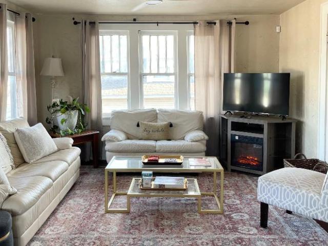 2 Br, 1 bath, Condo 134 S Main St
