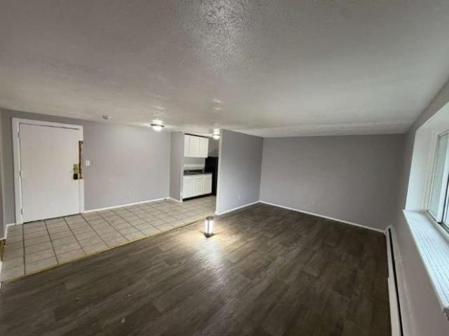 2 Br, 1 bath, Condo 13540 Superior Road