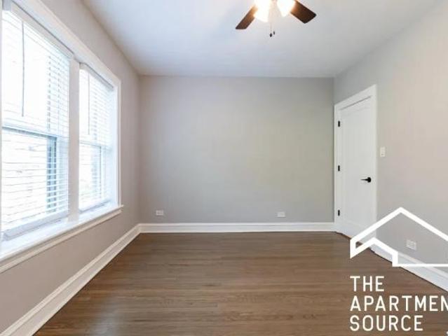 2 Br, 1 bath, Condo 1352 West Carmen Avenue