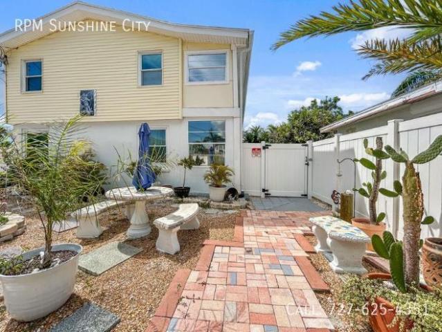 2 Br, 1 bath, Condo 13535 Boca Ciega Ave