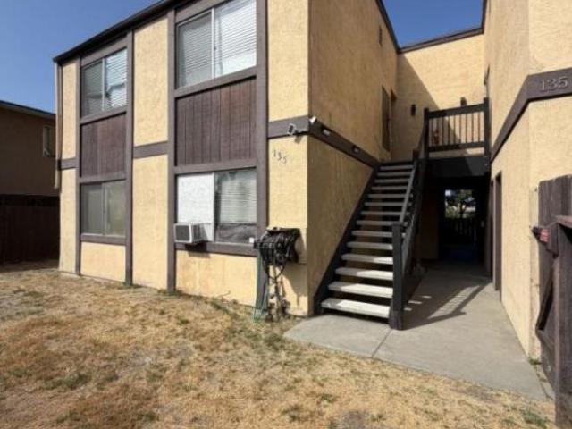 2 Br, 1 bath, Condo 135 S Ash St