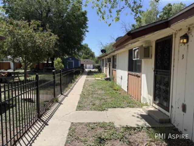 2 Br, 1 bath, Condo 136 E 8th Ave