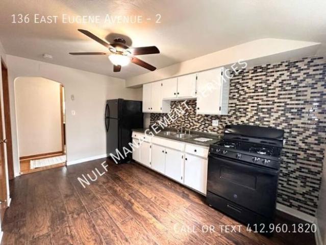 2 Br, 1 bath, Condo 136 East Eugene