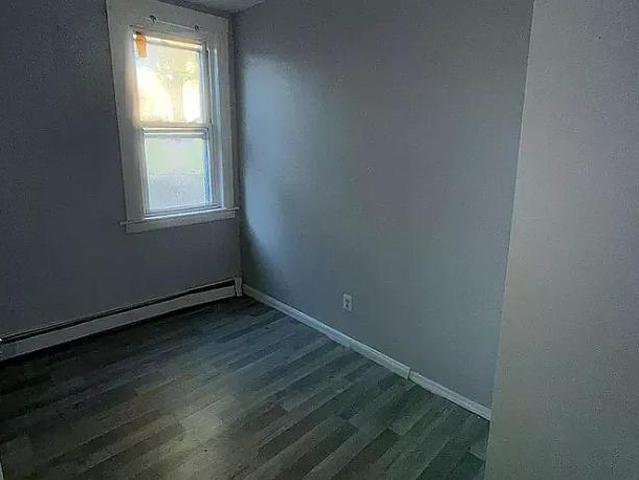 2 Br, 1 bath, Condo 137 139 3rd St