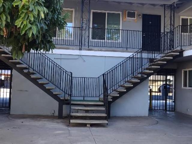 2 Br, 1 bath, Condo 137 W 19th St #2