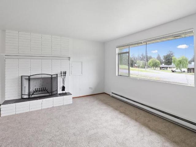 2 Br, 1 bath, Condo 1380 SW Swantown Ave