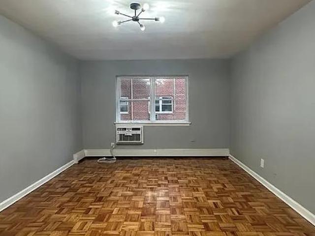 2 Br, 1 bath, Condo 138 E7th