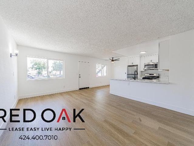 2 Br, 1 bath, Condo 13922 Sayre Street