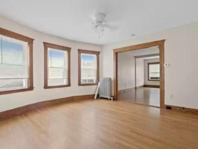 2 Br, 1 bath, Condo 17 Ring Ave