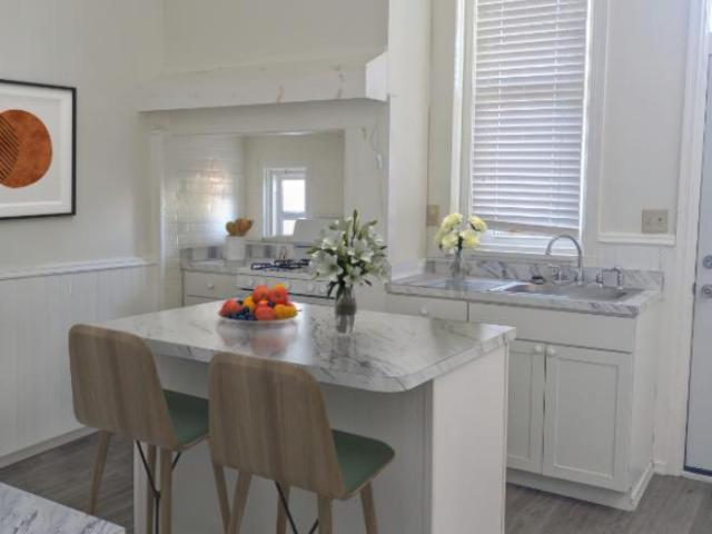 2 Br, 1 bath, Condo 1404 N 2nd St