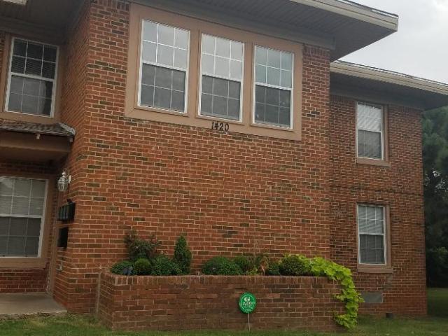 2 Br, 1 bath, Condo 1404 NE 9