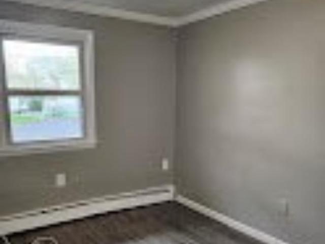 2 Br, 1 bath, Condo 1402 Monroe Ave