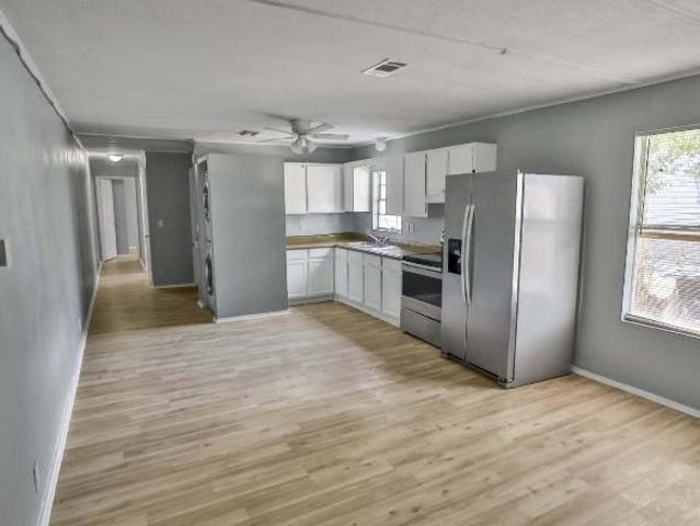 2 Br, 1 bath, Condo 1418 Avant Ave