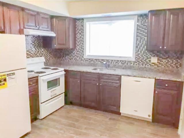 2 Br, 1 bath, Condo 1418 Carol