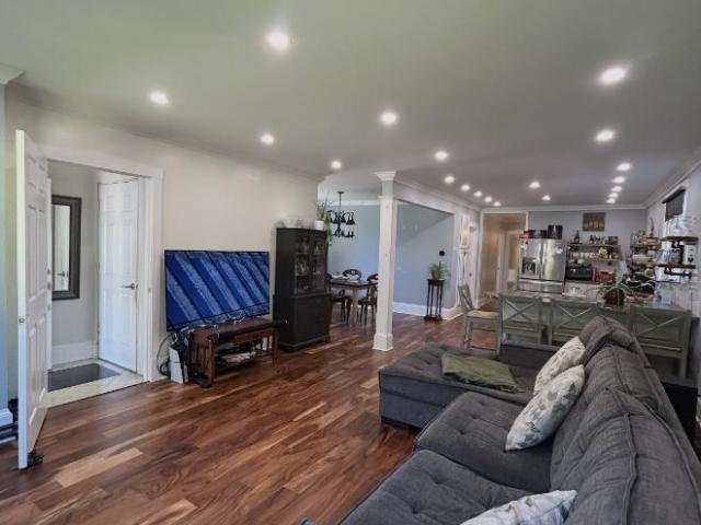 2 Br, 1 bath, Condo 1411 Van Buren Av