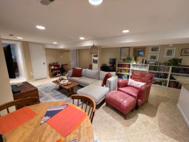 2 Br, 1 bath, Condo 1425 Allison St Nw