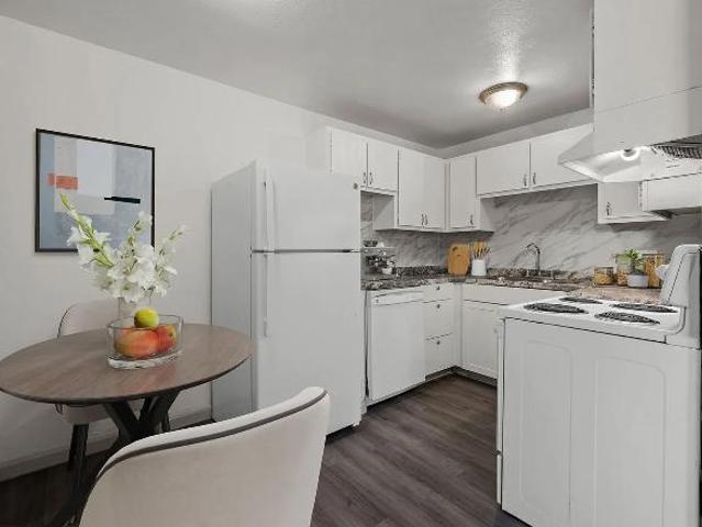 2 Br, 1 bath, Condo 1429 Potter Drive
