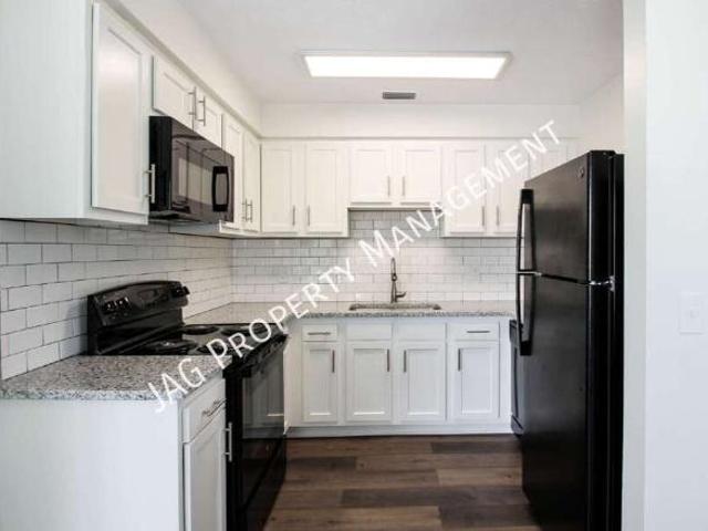 2 Br, 1 bath, Condo 1436 Berrier Street