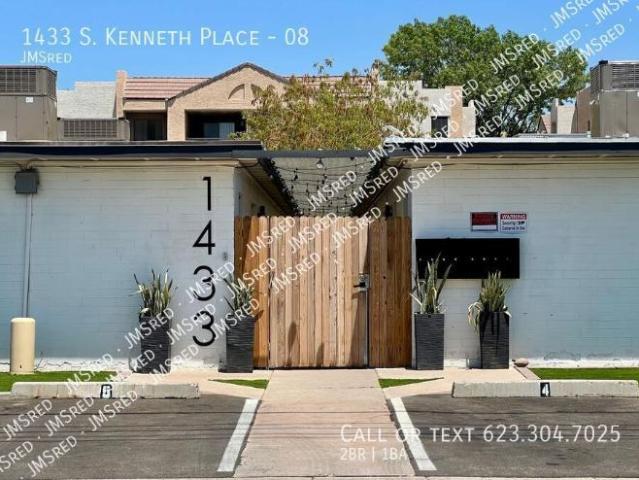 2 Br, 1 bath, Condo 1433 S Kenneth Place