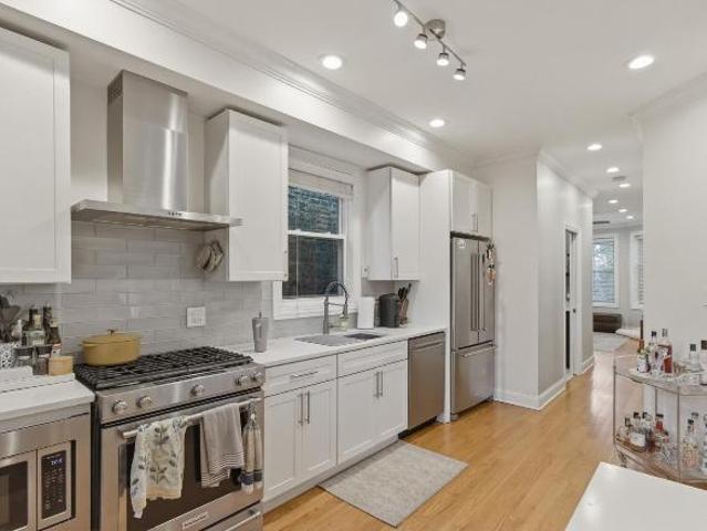 2 Br, 1 bath, Condo 1444 West Diversey