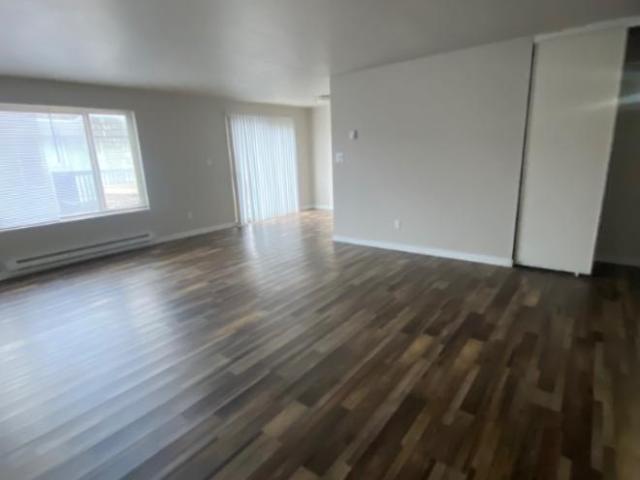 2 Br, 1 bath, Condo 14403 8th Ave Sw